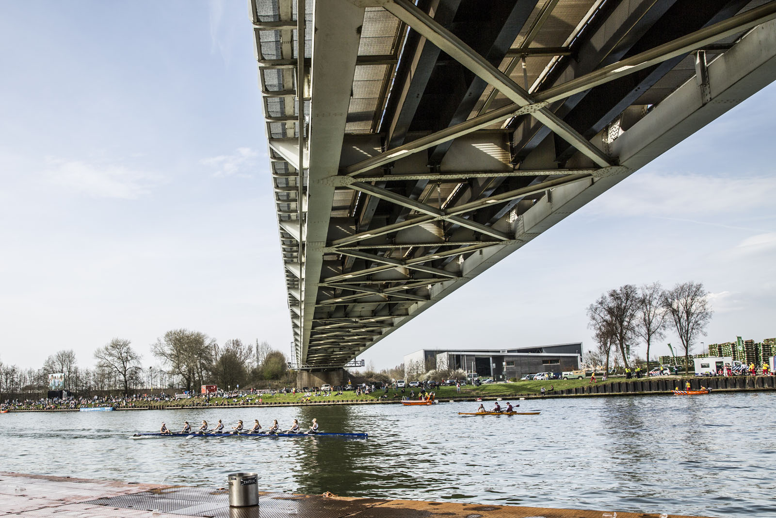 Foto’s: Roeien en naaktzwemmen tijdens 135e editie Varsity | De ...