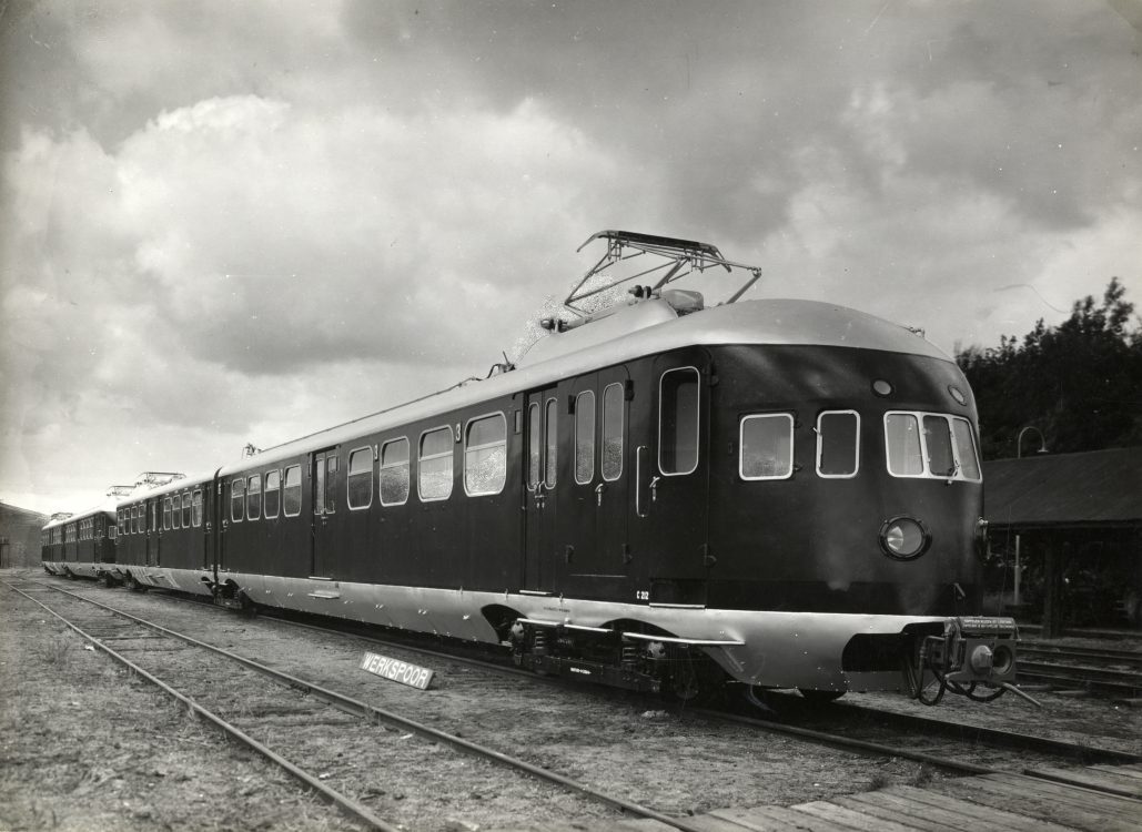 Liefhebbers leurden decennialang met bijzondere trein Mat’36 die nu ...