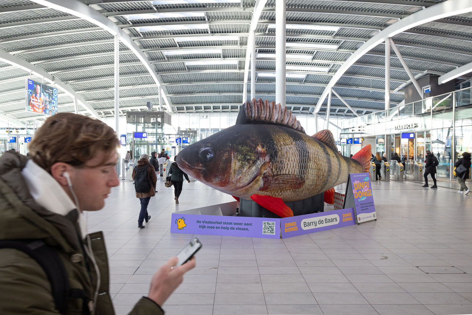 De Utrechtse Visdeurbel is weer terug; Help vissen door de sluis!